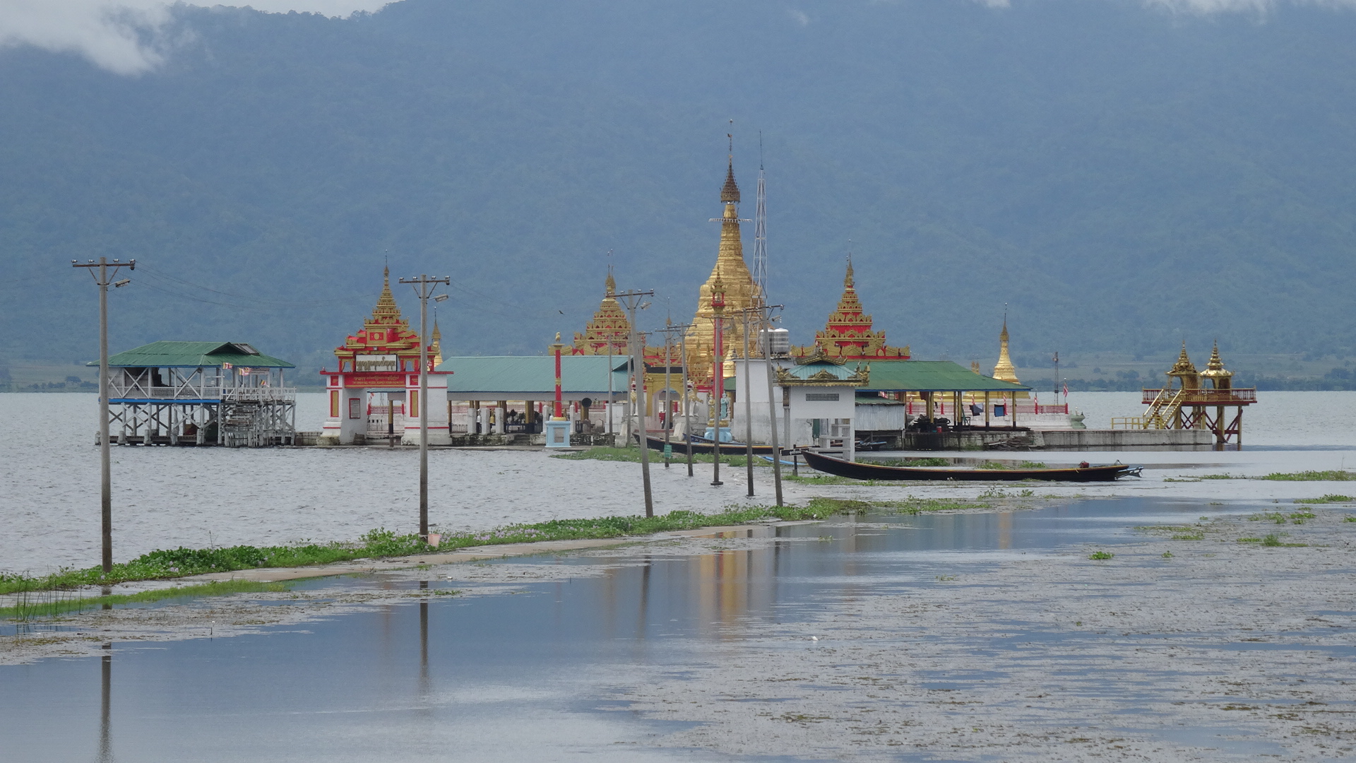 Indawgyi Lake - underabigbluesky